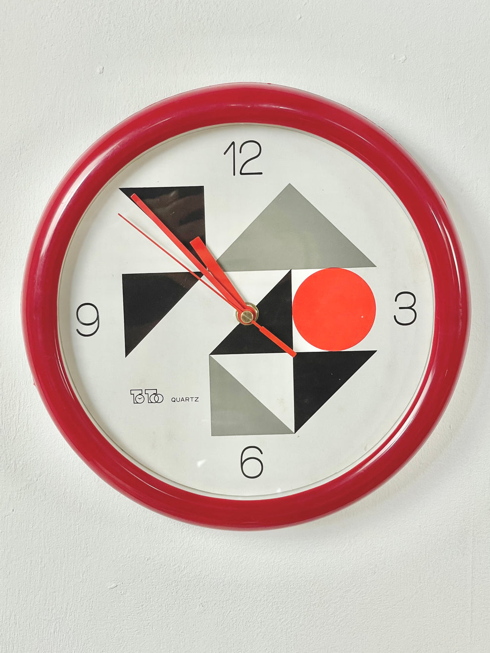 Memphis style clock – Zoo Lane